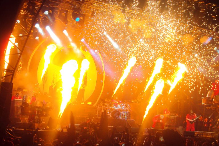 Todo lo que debes saber sobre la banda de metal Slipknot › Heavy Mextal