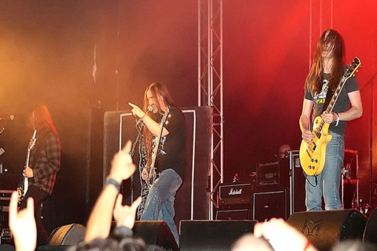 ¿Qué tipo de banda es Carcass? › Heavy Mextal